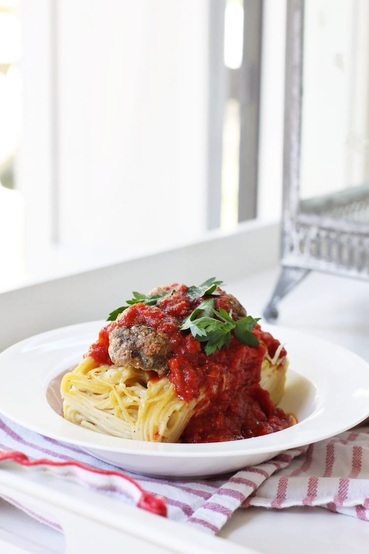 How To Decorate The Perfect Tree - Jillian Harris